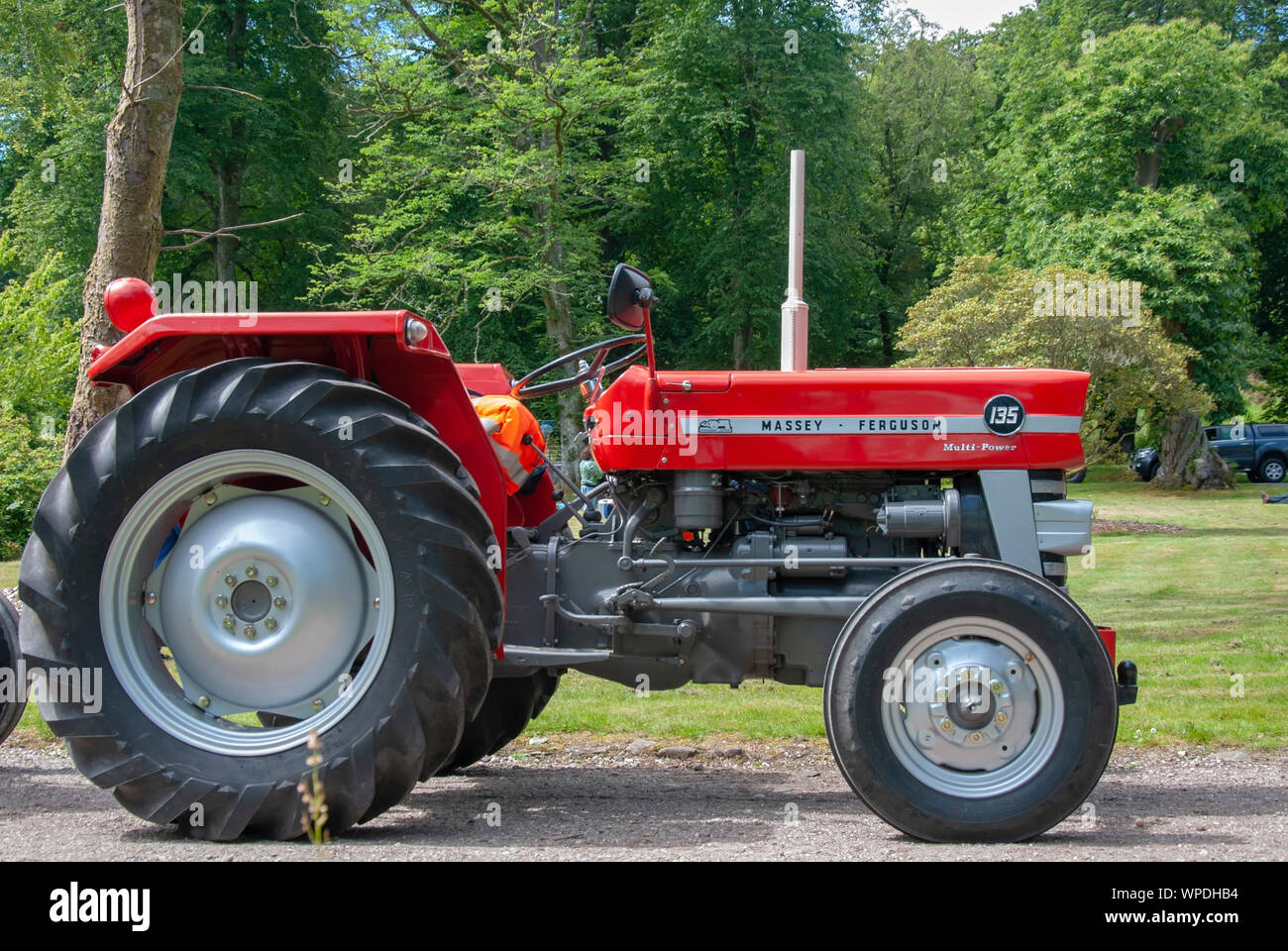 Massey ferguson traktor alt -Fotos und -Bildmaterial in hoher Auflösung ...