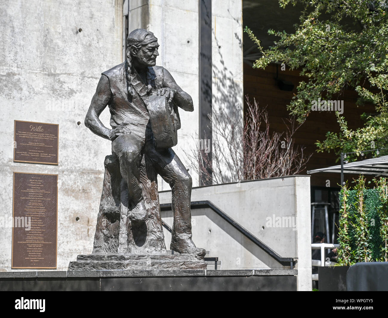 Willie nelson statue -Fotos und -Bildmaterial in hoher Auflösung – Alamy