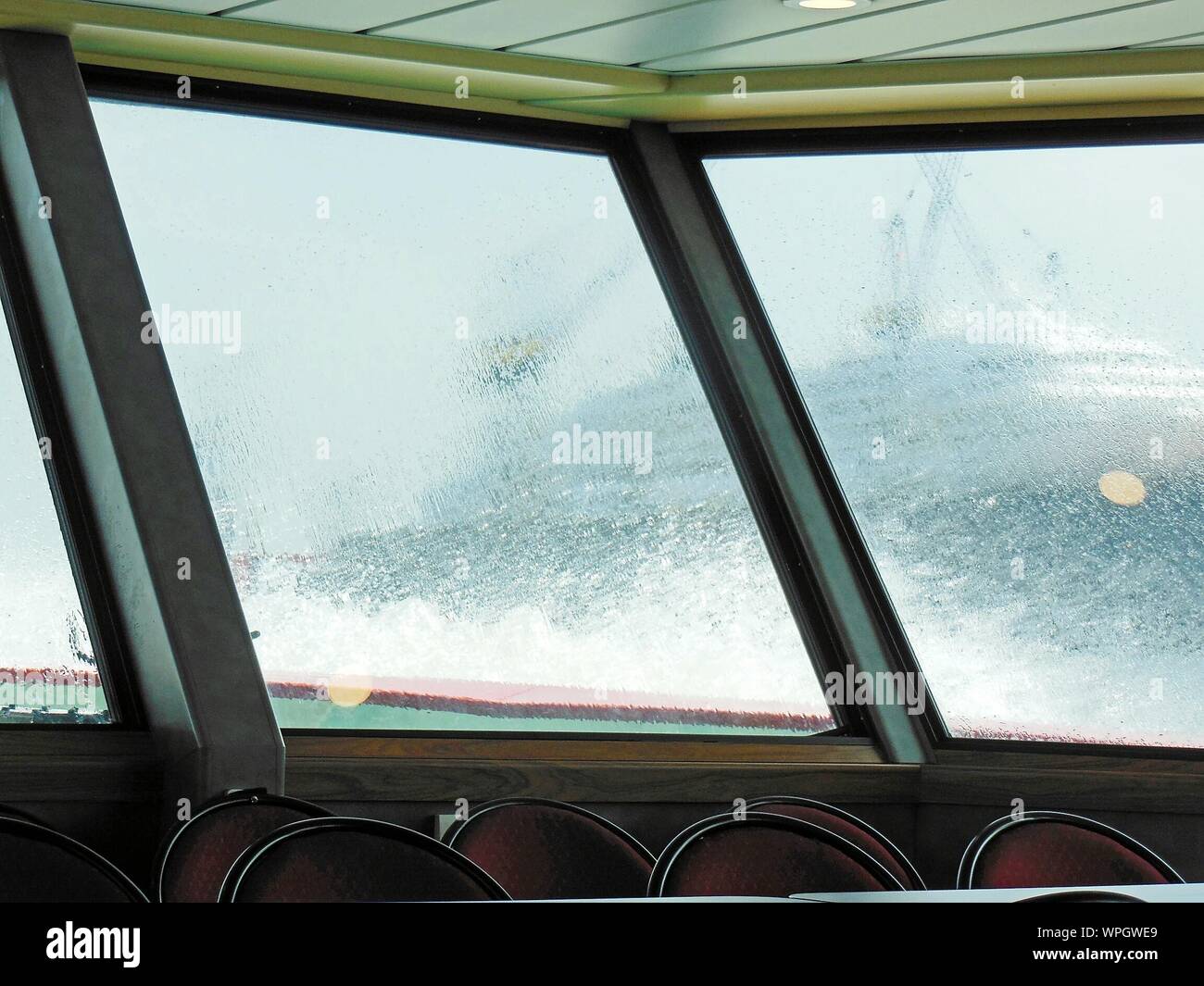 Boot mit fenstern -Fotos und -Bildmaterial in hoher Auflösung – Alamy