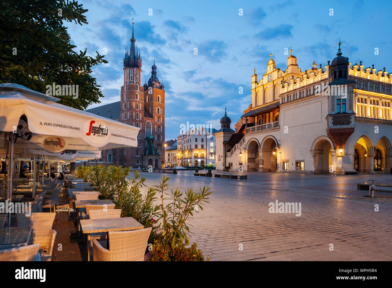 Krakauer kirche st mary market square -Fotos und -Bildmaterial in hoher Auflösung – Alamy