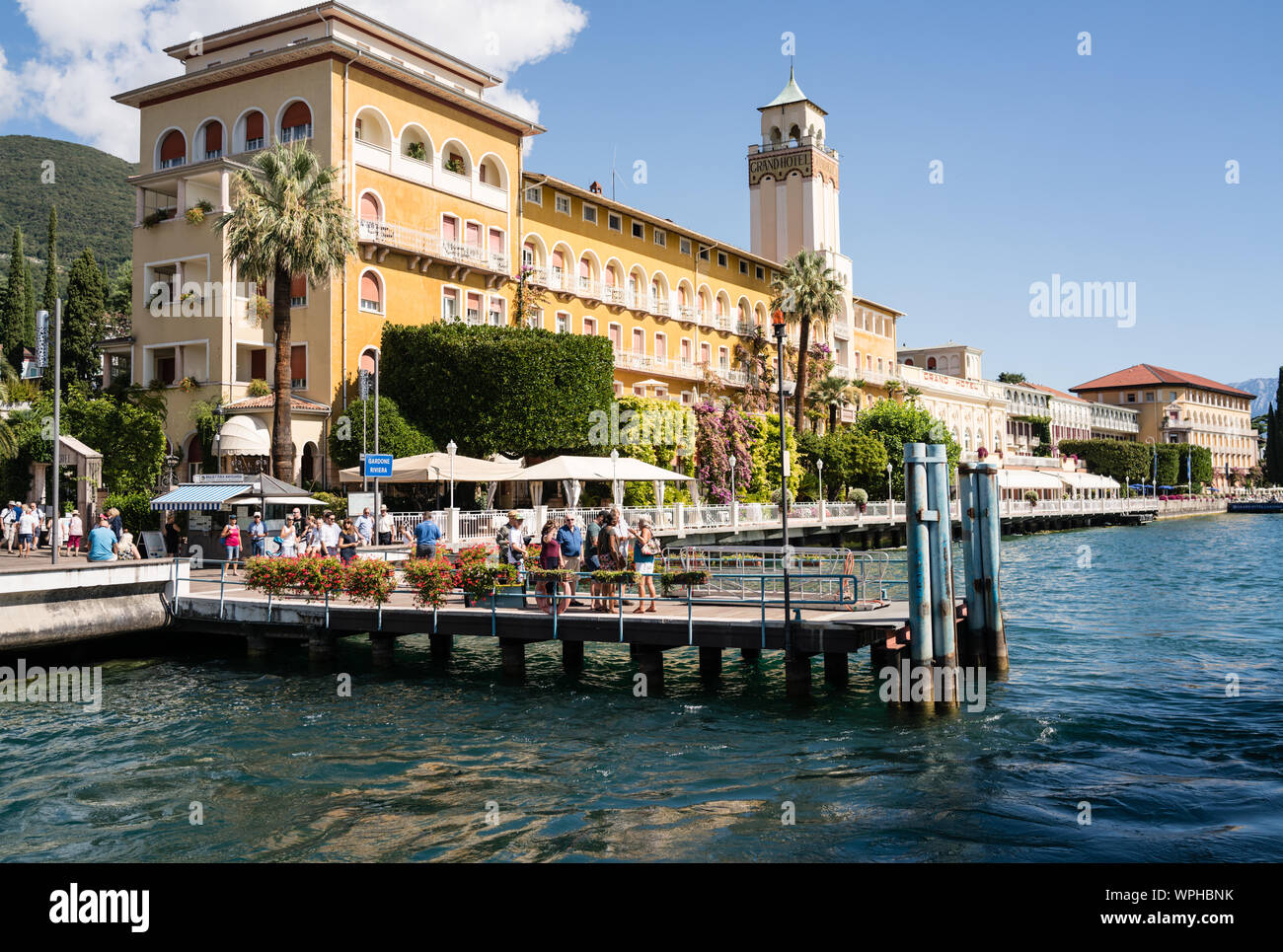 Grand hotel gardone gardone riviera -Fotos und -Bildmaterial in hoher Auflösung – Alamy