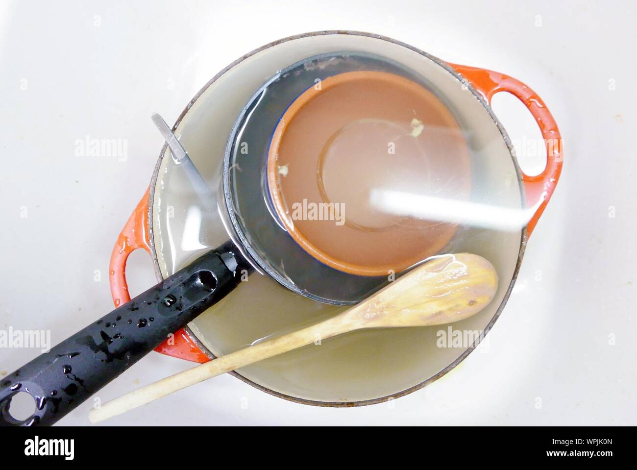 Schmutziges Geschirr Stockfotos und -bilder Kaufen - Alamy
