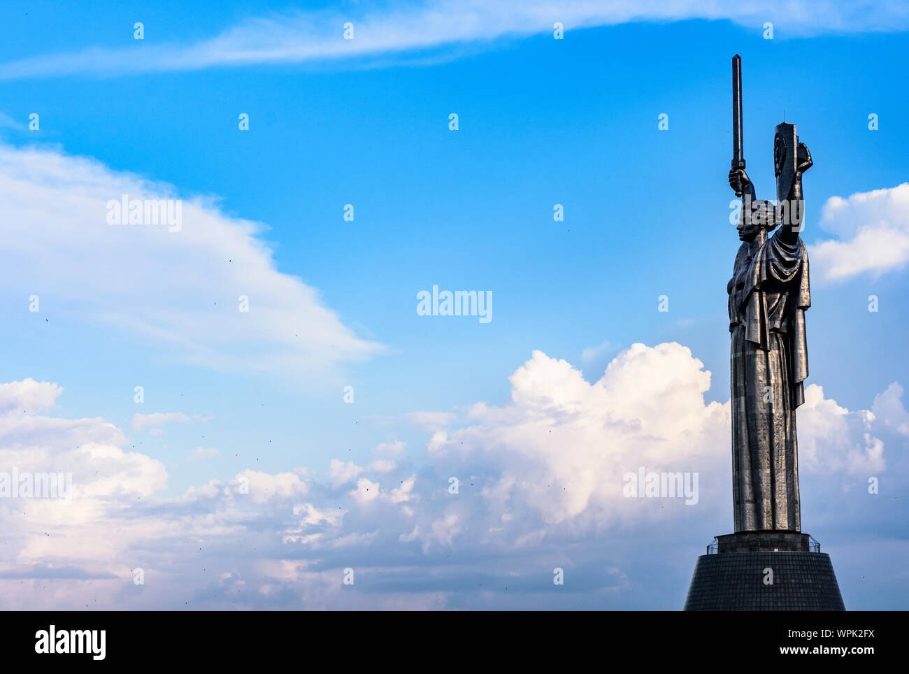 Rodina mat mutterland denkmal in kyiv -Fotos und -Bildmaterial in hoher ...