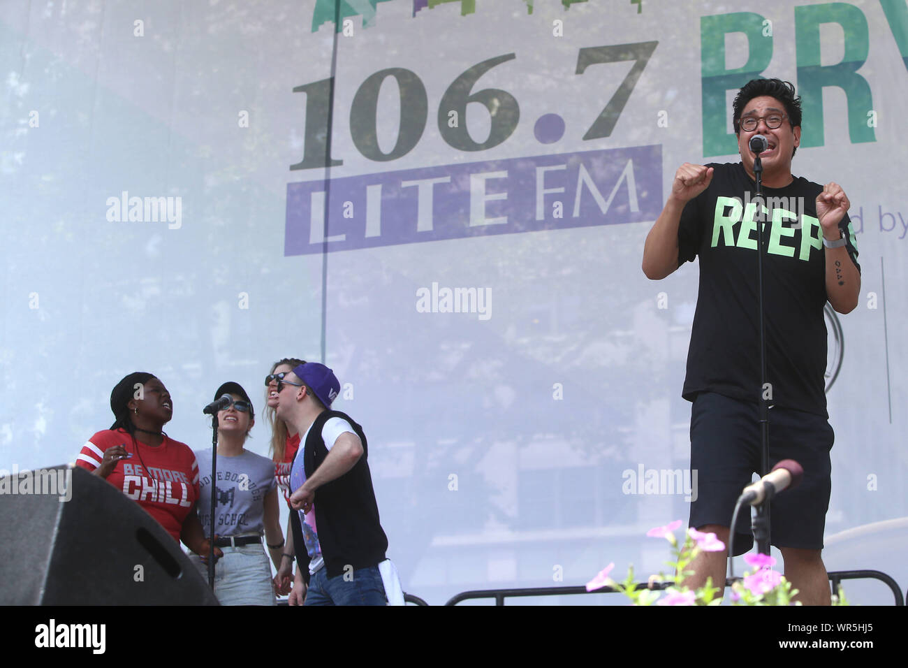 106.7 Lite FM am Broadway im Bryant Park Konzertreihen im Bryant Park, New York City. Mit ...