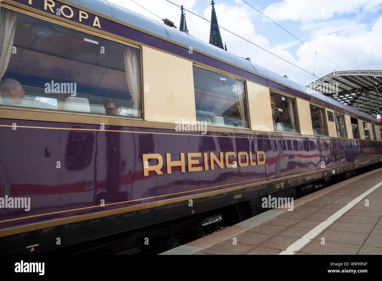 Historische Rheingold Zug im Hauptbahnhof, Köln, Deutschland historischer Rheingold Zug im ...