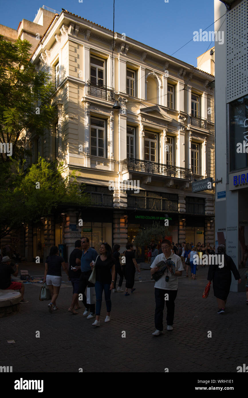 Ermou pedestrian street -Fotos und -Bildmaterial in hoher Auflösung – Alamy
