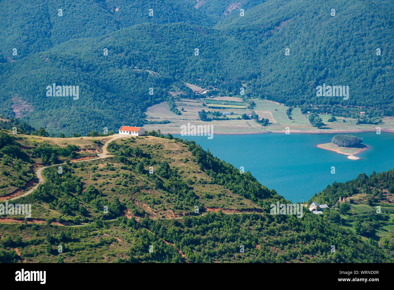 Fierza reservoir -Fotos und -Bildmaterial in hoher Auflösung – Alamy