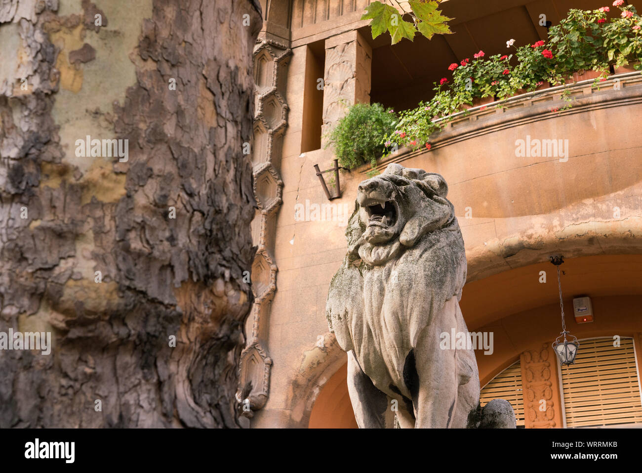 Stein löwe statue -Fotos und -Bildmaterial in hoher Auflösung – Alamy