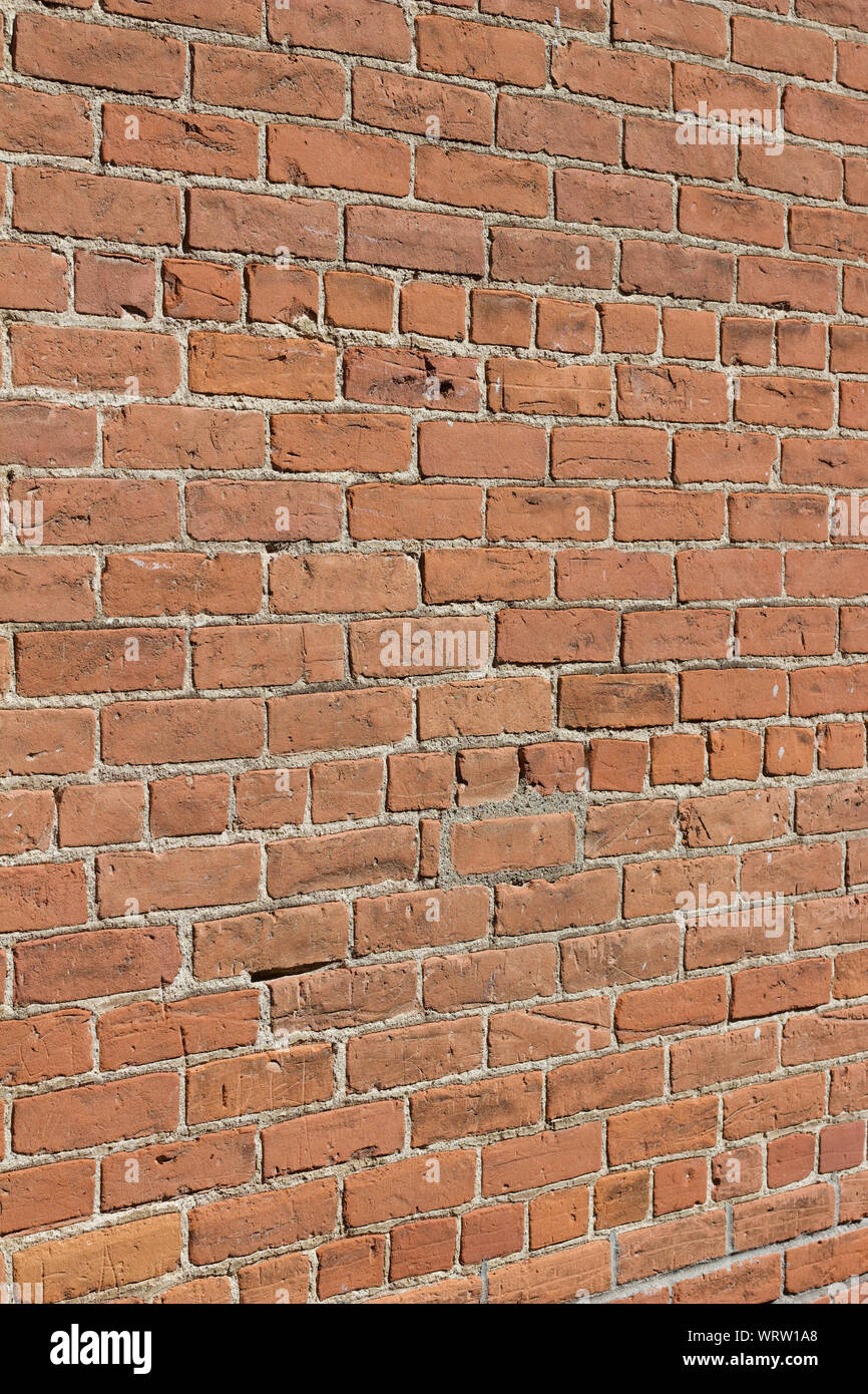 Schäbigen alten roten Lehm Mauer Textur in Common Bond Mauerwerk Muster ...