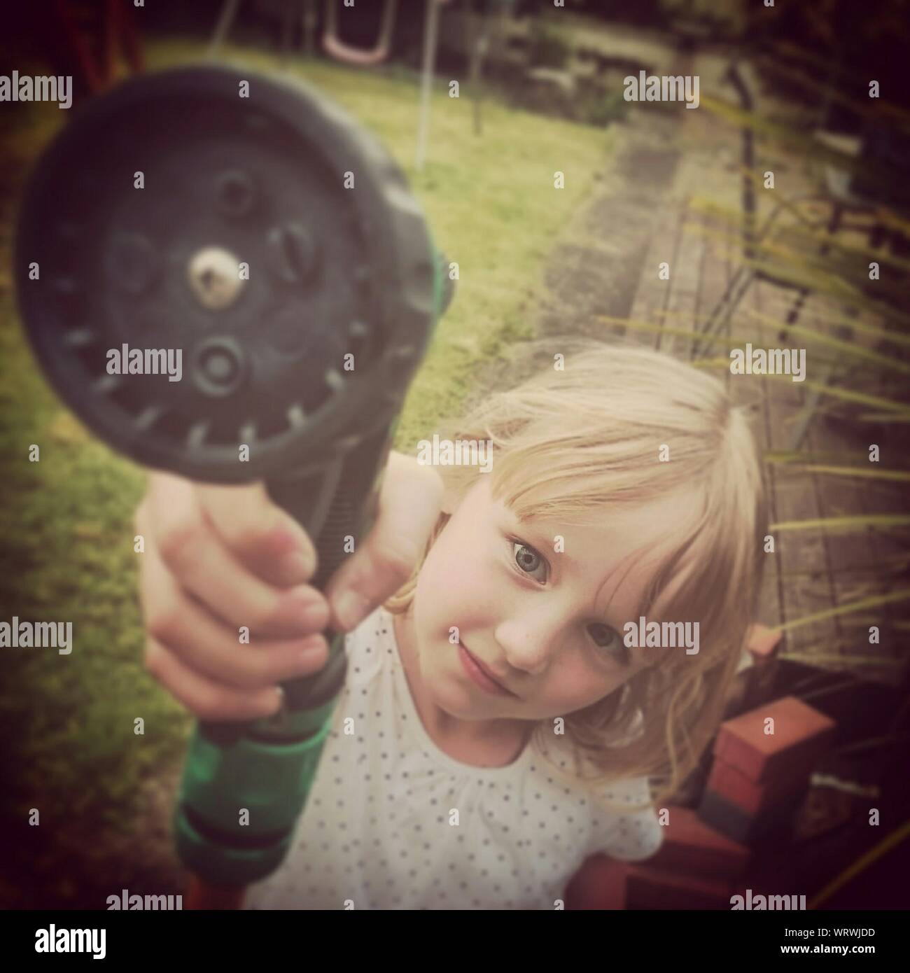 Mädchen Unter Der Dusche Fotos Und Bildmaterial In Hoher Auflösung 7755