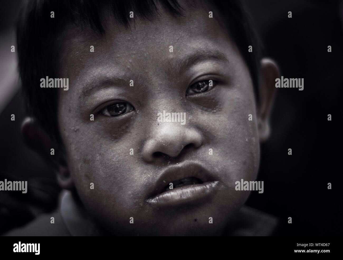 Autismus autistischer junge -Fotos und -Bildmaterial in hoher Auflösung ...