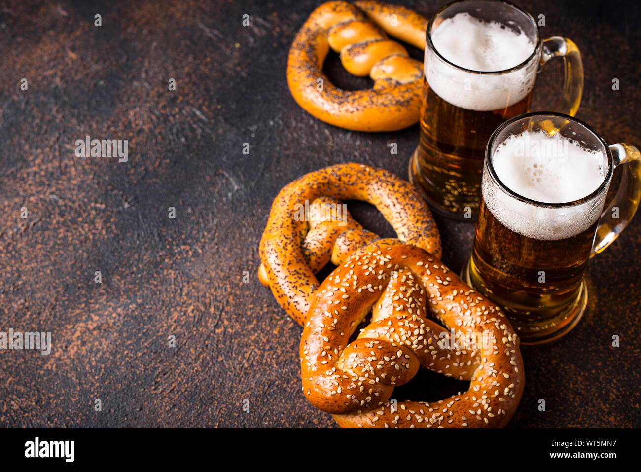 Oktoberfest fest -Fotos und -Bildmaterial in hoher Auflösung – Alamy
