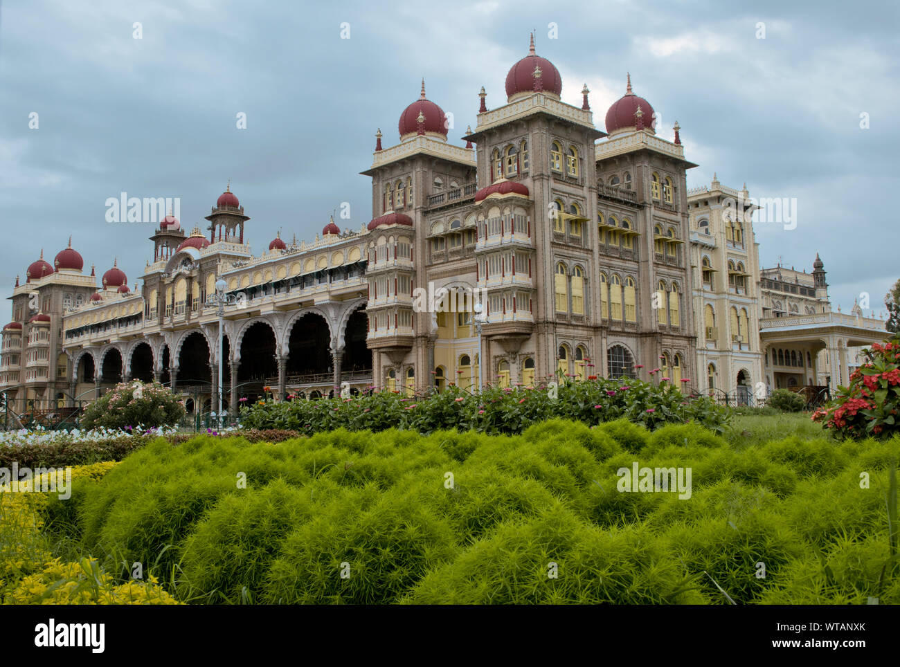 Mysore palace maharaja -Fotos und -Bildmaterial in hoher Auflösung – Alamy