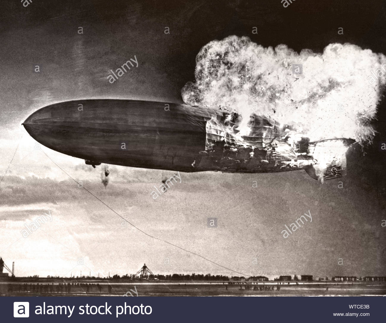 Zeppelin Hindenburg Stockfotos & Zeppelin Hindenburg Bilder - Alamy