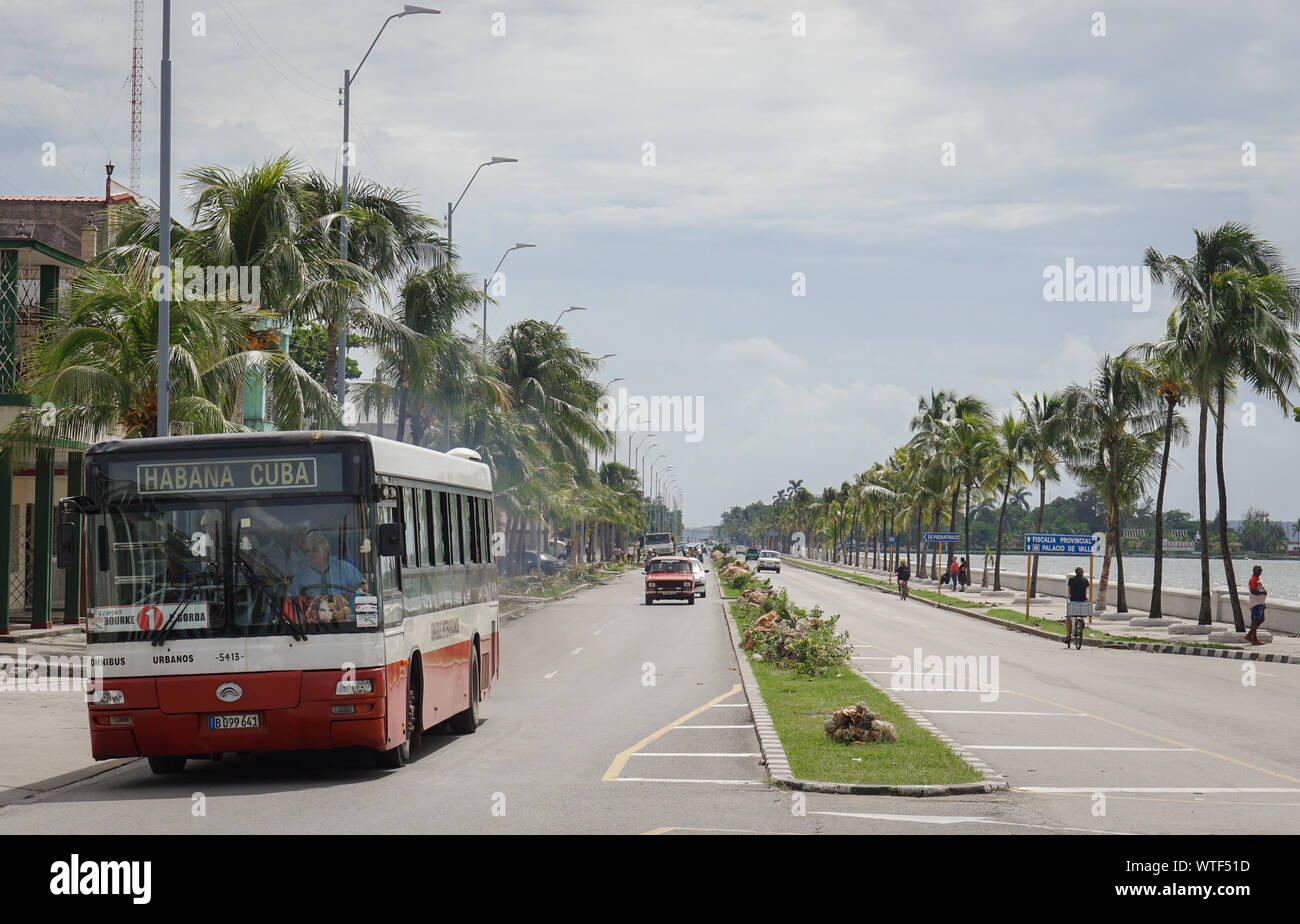 Cuban Bus Stockfotos und -bilder Kaufen - Alamy