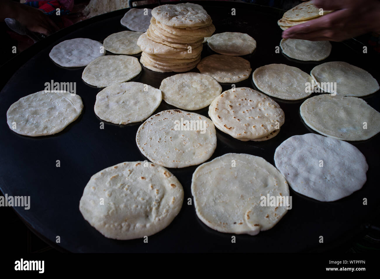 Tortillas de maiz de guatemala -Fotos und -Bildmaterial in hoher Auflösung – Alamy