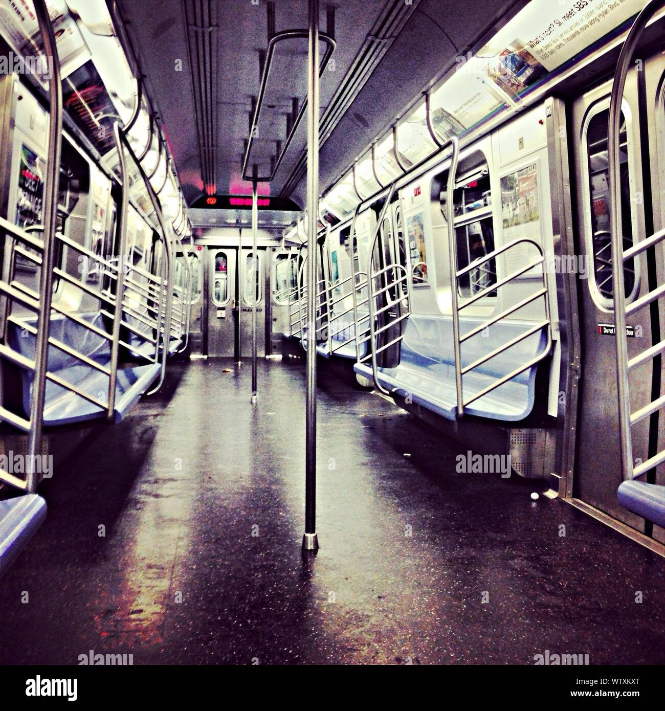 U bahn innenansicht Stockfotos und -bilder Kaufen - Alamy