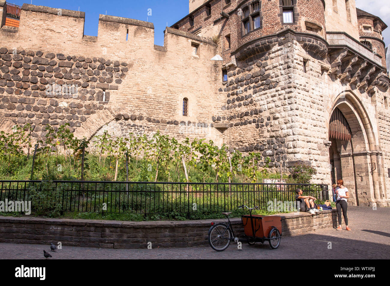 Chlodwig platz -Fotos und -Bildmaterial in hoher Auflösung – Alamy