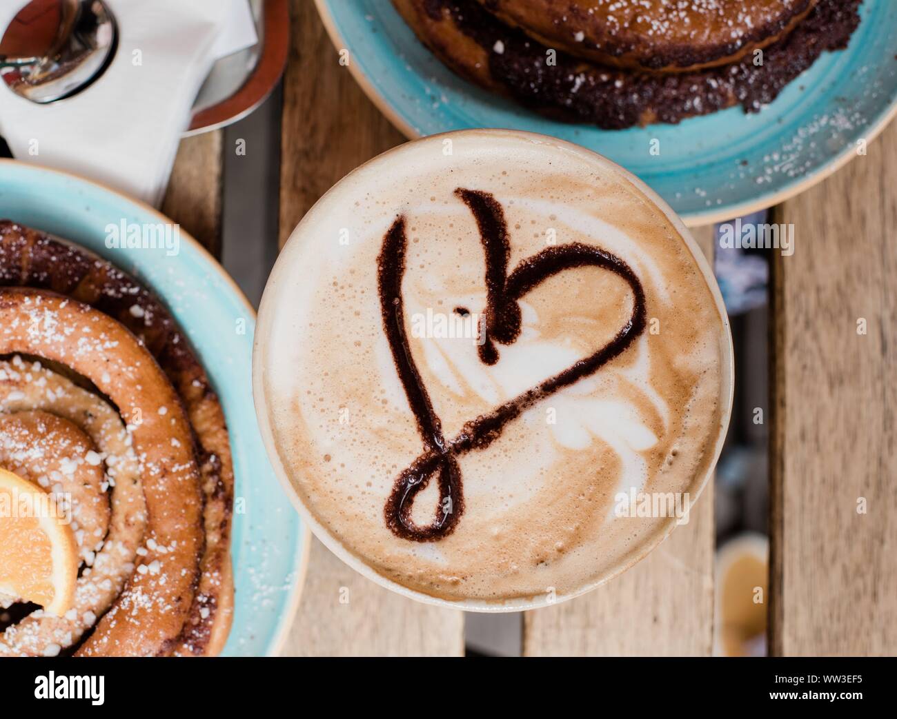 Mug coffee tea heart vector -Fotos und -Bildmaterial in hoher Auflösung ...