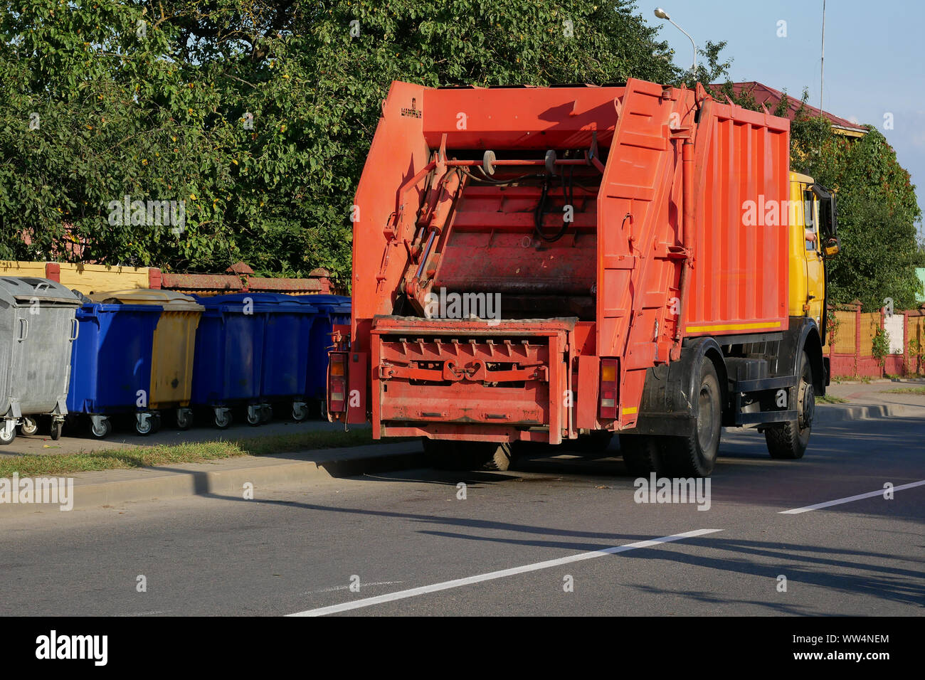 Automatische müllabfuhr -Fotos und -Bildmaterial in hoher Auflösung – Alamy