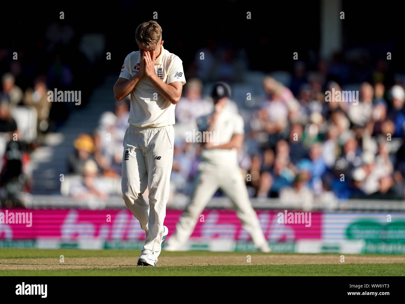 Der Engländer Sam Curran reagiert, nachdem Bowling in Tag zwei des ...
