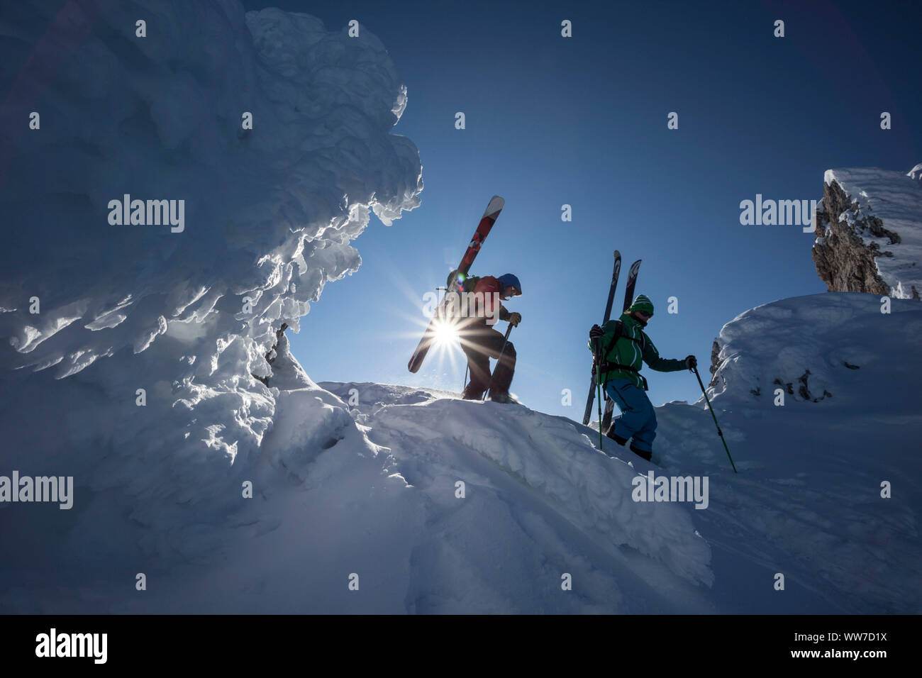 Abfahrt auf skitour in dammkar -Fotos und -Bildmaterial in hoher ...