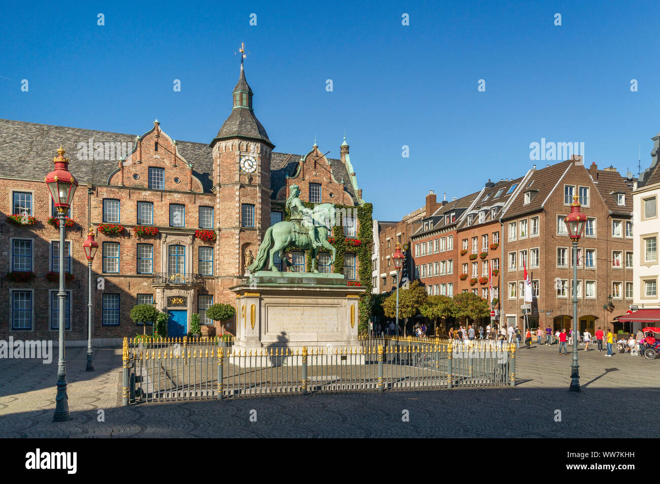 Ehemalige empfangshalle -Fotos und -Bildmaterial in hoher Auflösung ...