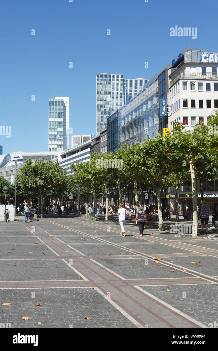 Frankfurt am main die zeil Stockfotos und -bilder Kaufen - Alamy