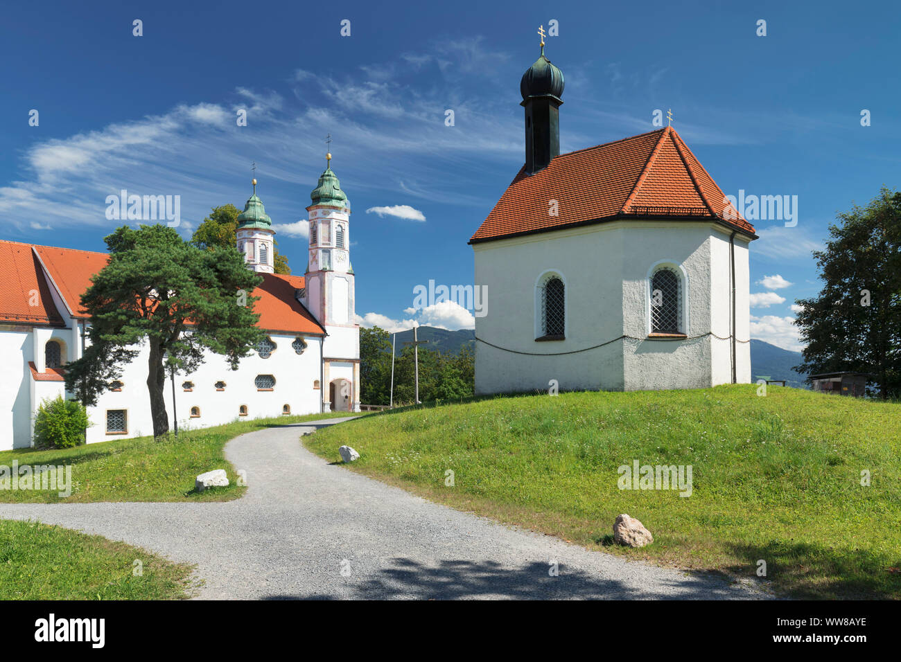 Heilige kreuzkirche und leonardokapelle auf dem kalvarienberg -Fotos und -Bildmaterial in hoher ...