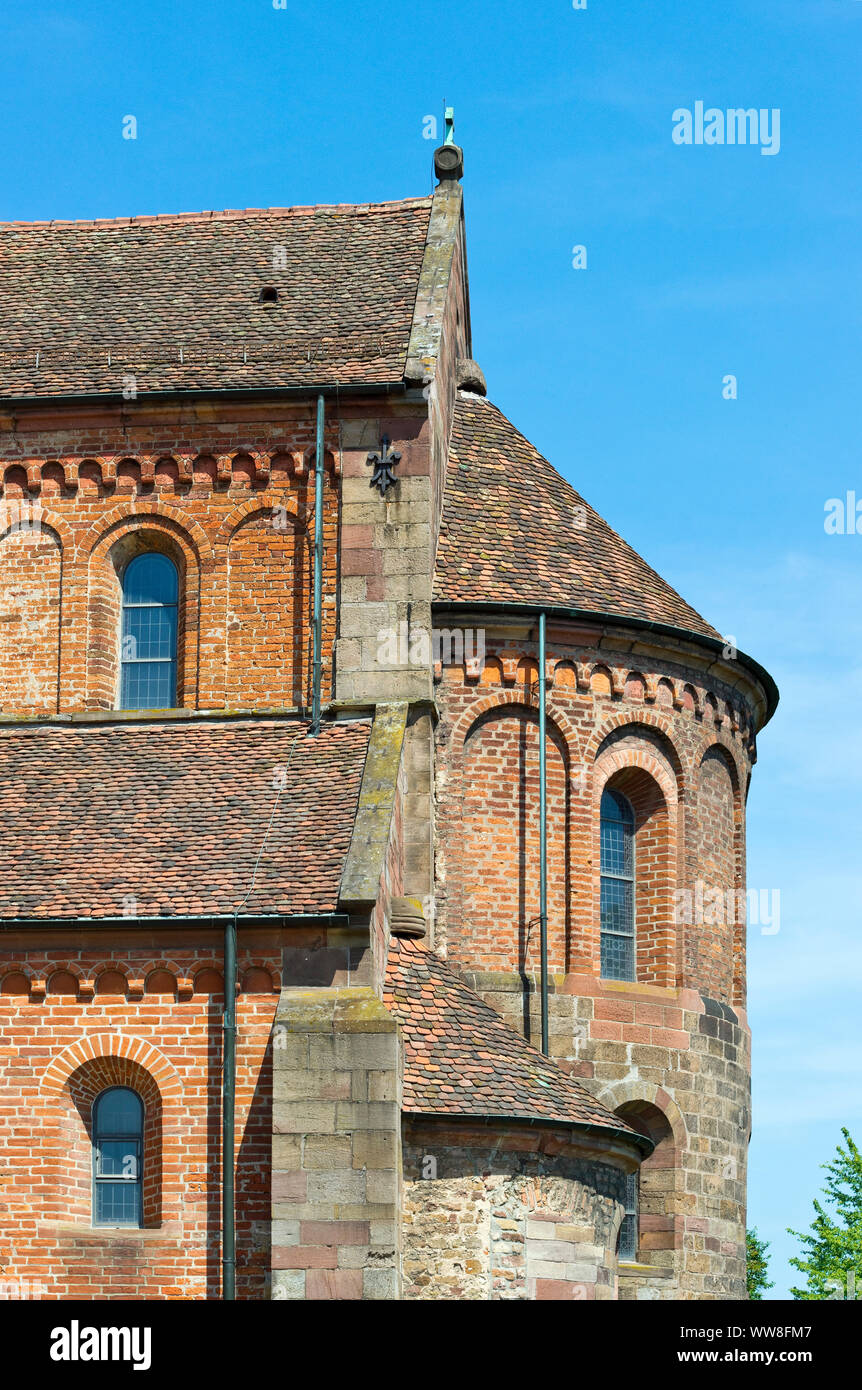 Romanische kirche aus rotem sandstein -Fotos und -Bildmaterial in hoher ...