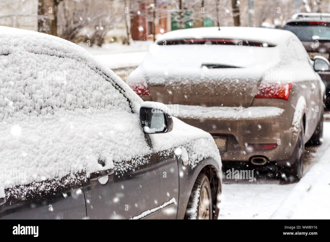 Fahrzeugwischer schnee -Fotos und -Bildmaterial in hoher Auflösung – Alamy