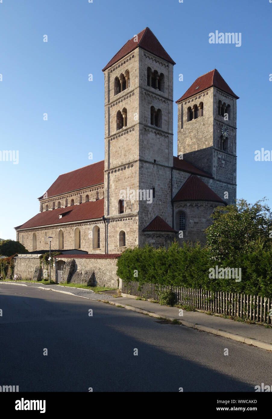 Romanischer rundbogen -Fotos und -Bildmaterial in hoher Auflösung – Alamy
