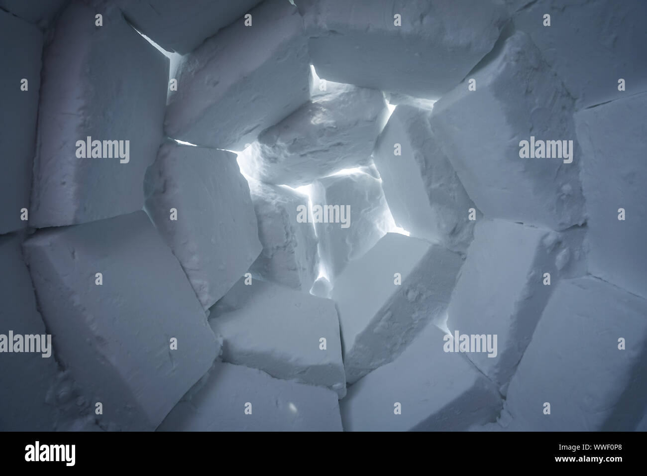 Inside an igloo -Fotos und -Bildmaterial in hoher Auflösung – Alamy