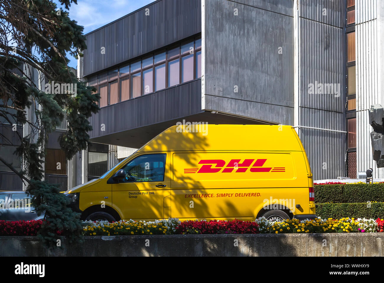 Dhl van dhl express van -Fotos und -Bildmaterial in hoher Auflösung – Alamy