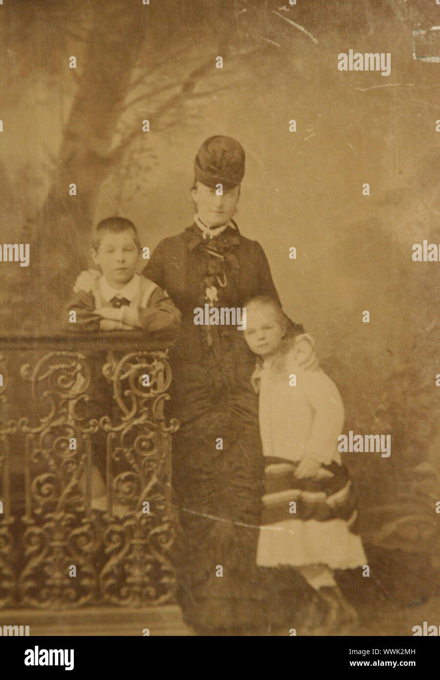 Prinzessin Jekaterina Michailowna Yurievskaya (1847-1922) mit Kindern ...