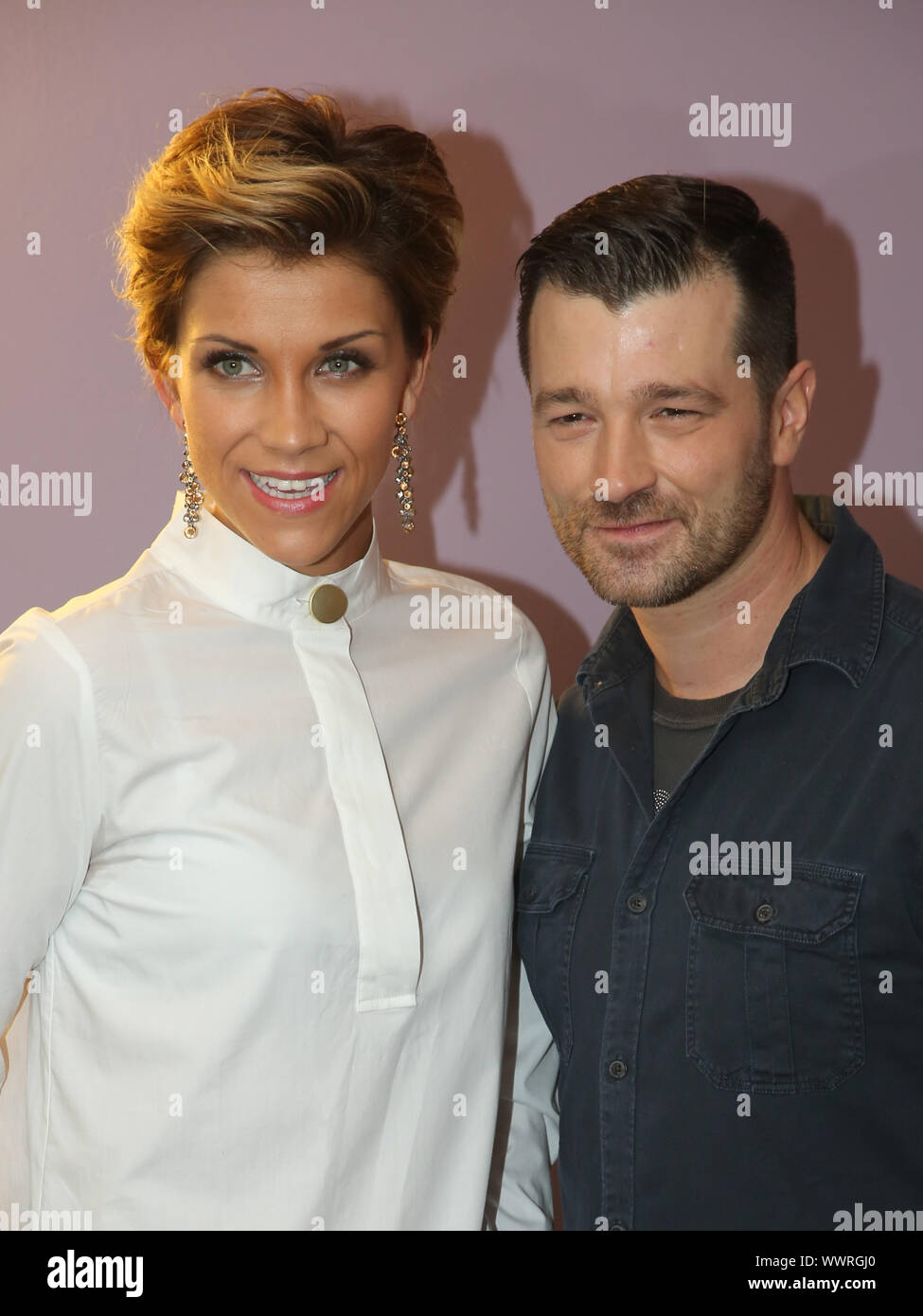 Sängerin Anna-Maria Zimmermann und Sänger Achim Petry Stockfotografie ...