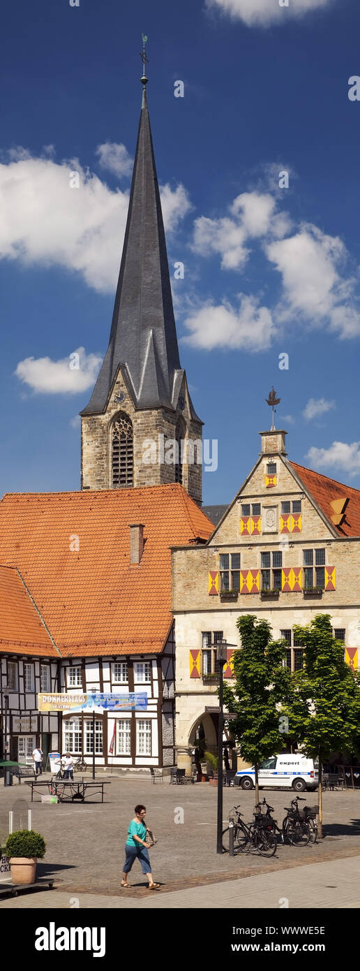 Altstadt mit Rathaus und St. Christophorus Kirche, Werne, Nordrhein ...