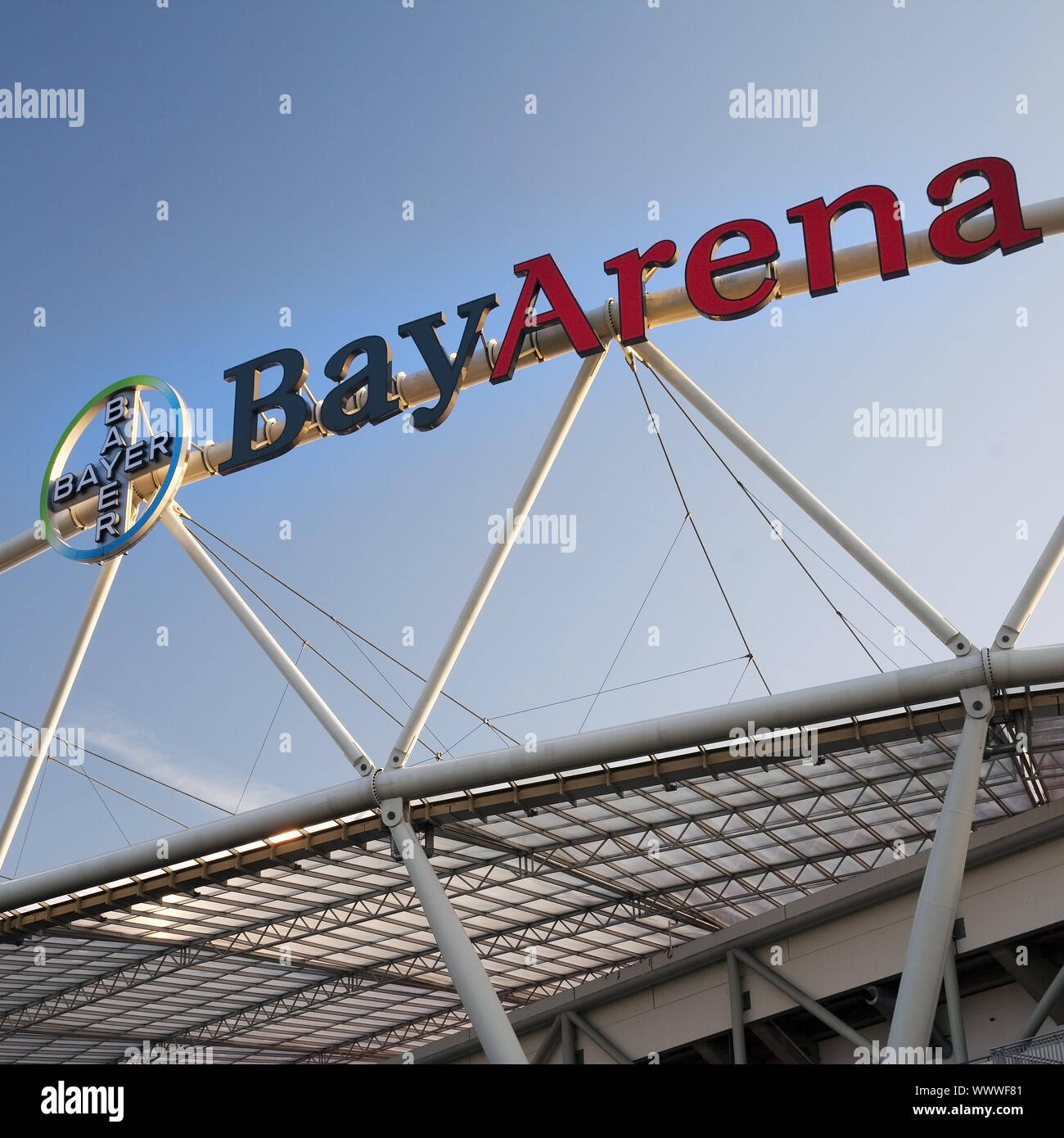 BayArena, das Fußballstadion des Bundesligisten Bayer Leverkusen ...