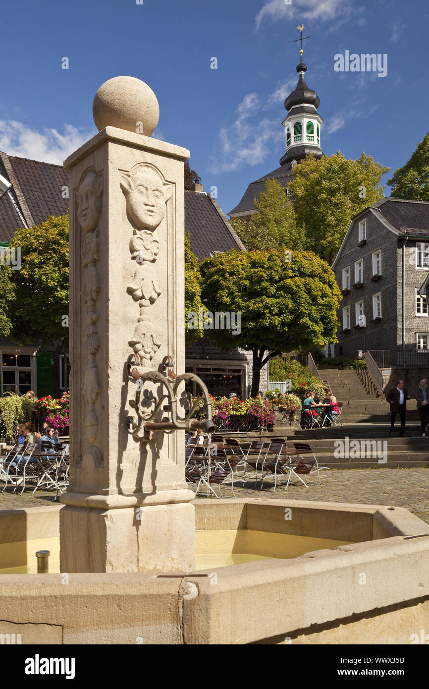 Gräfrath Brunnen in der Altstadt, Solingen, Bergisches Land, Nordrhein ...