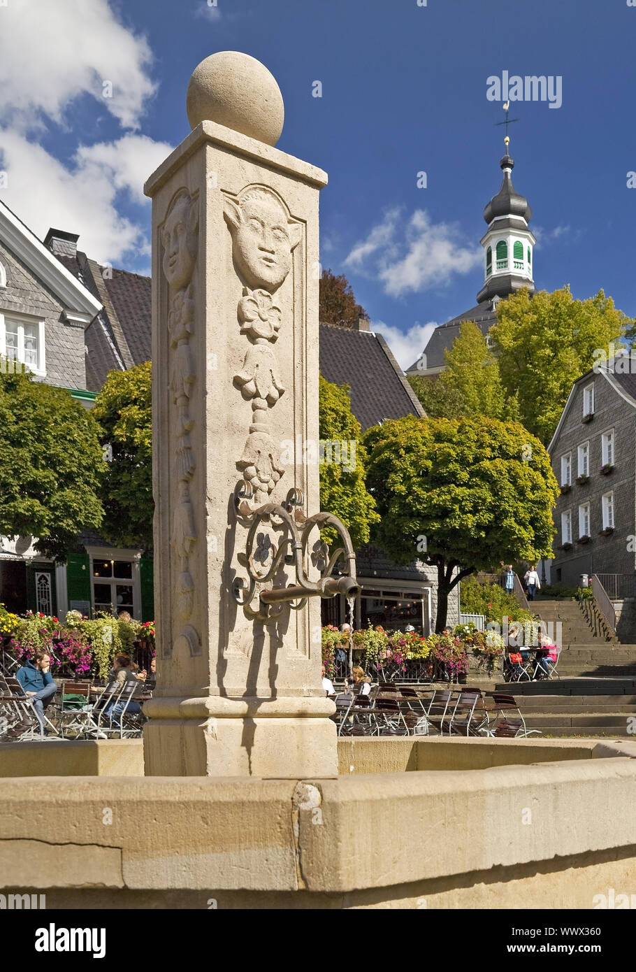 Gräfrath Brunnen in der Altstadt, Solingen, Bergisches Land, Nordrhein ...