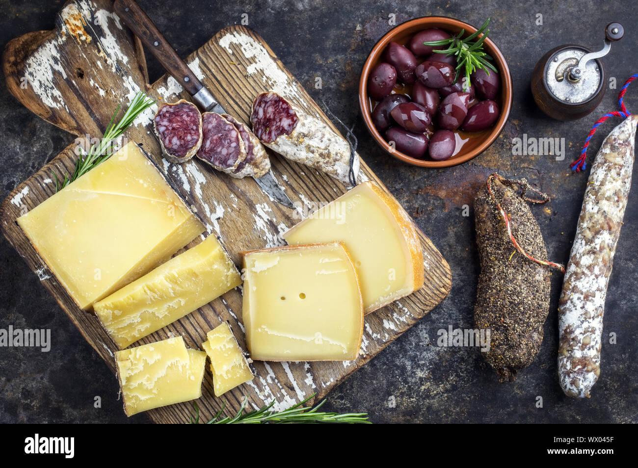 Korsisch geräuchertes schweinefleisch -Fotos und -Bildmaterial in hoher ...