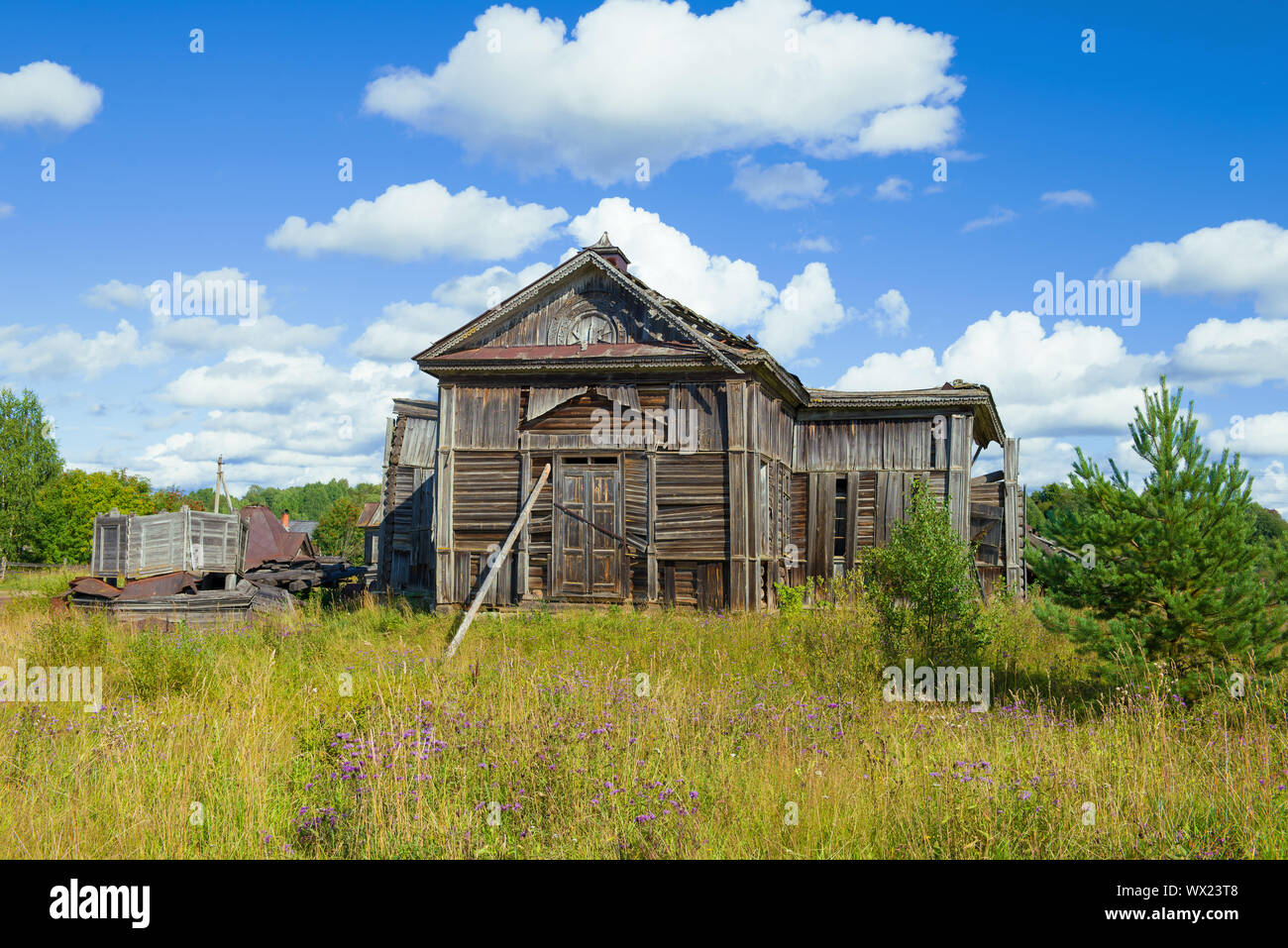 Kirche der tikhvin ikone des muttergottes -Fotos und -Bildmaterial in ...