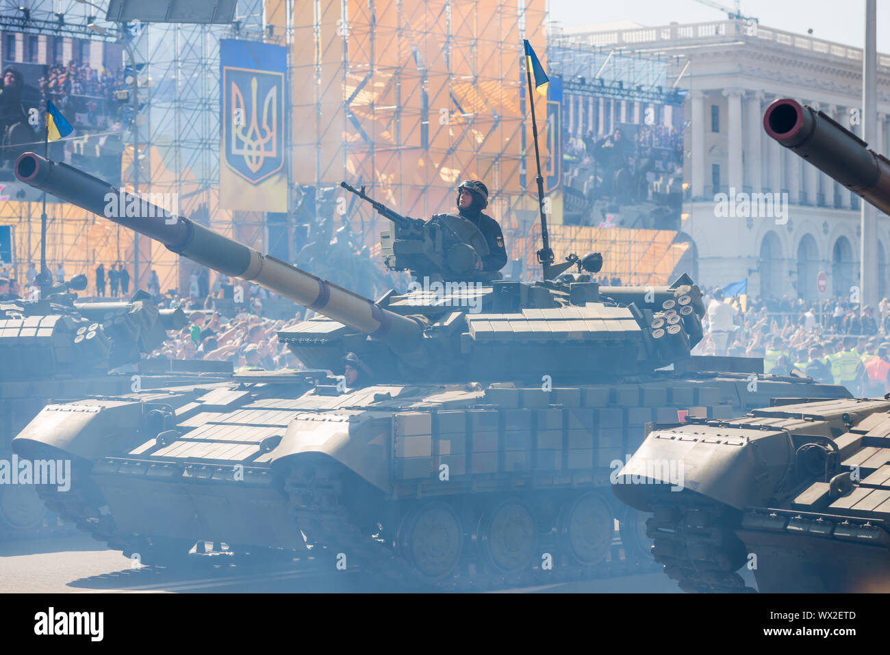 Crew auf der parade -Fotos und -Bildmaterial in hoher Auflösung – Alamy