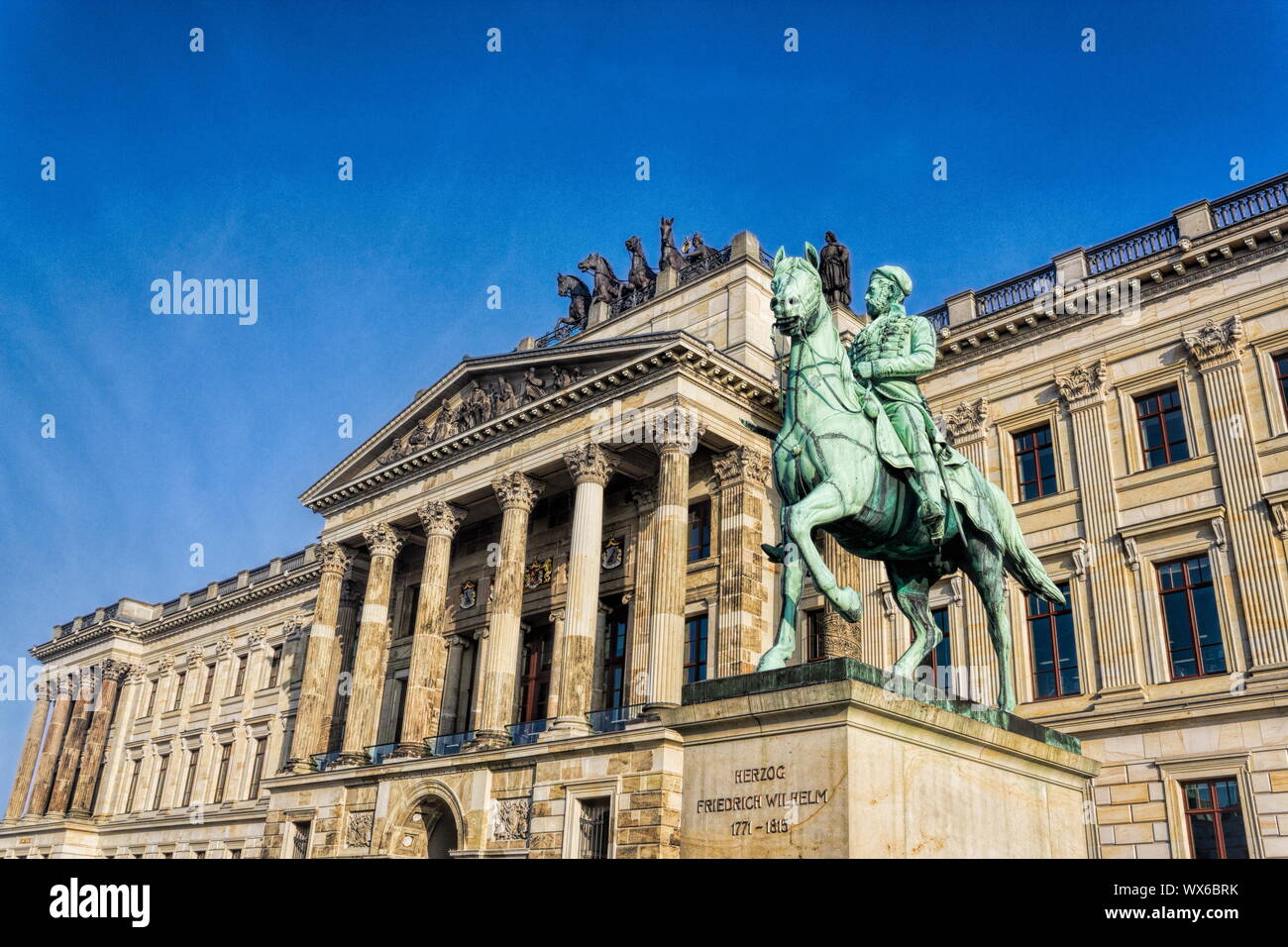 Herzog friedrich wilhelm -Fotos und -Bildmaterial in hoher Auflösung ...