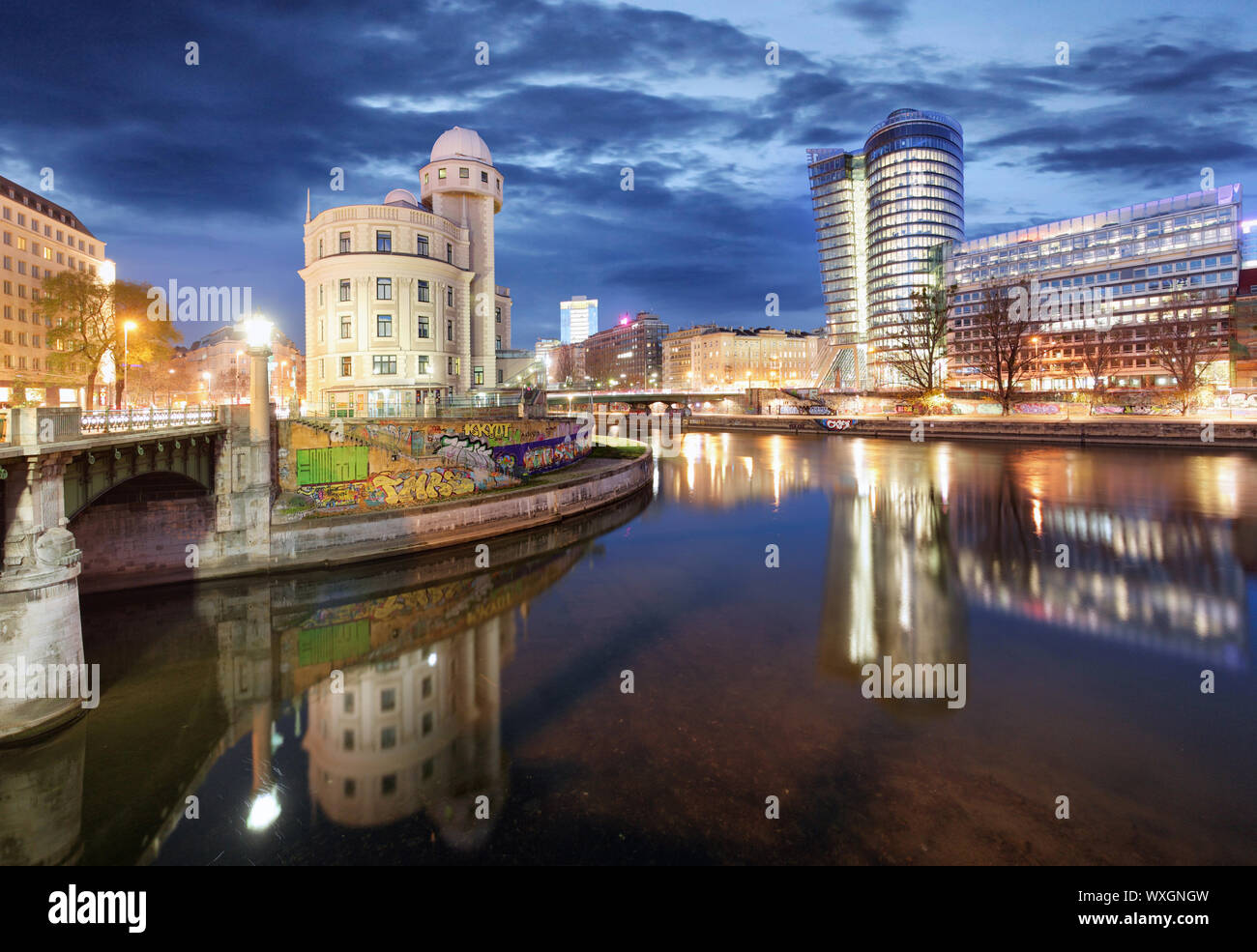 Skyline von wien mit donau -Fotos und -Bildmaterial in hoher Auflösung ...