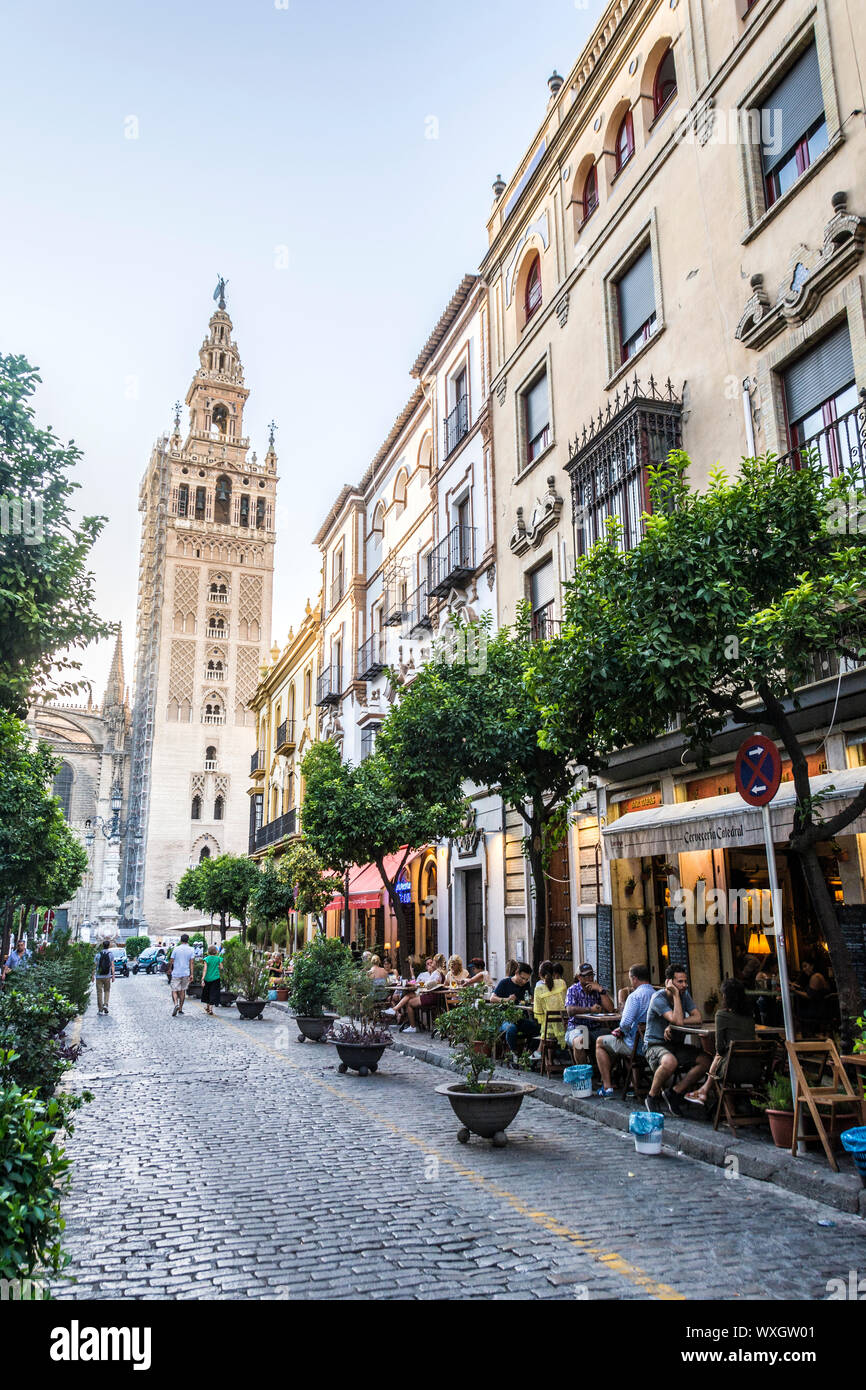 Sevilla cafés -Fotos und -Bildmaterial in hoher Auflösung – Alamy