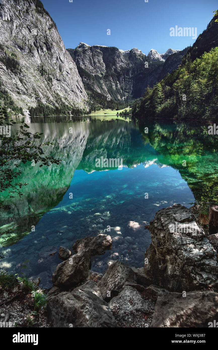 Berg Reflexionen im Obersee, Berchtesgadener Nationalpark, Bayern ...
