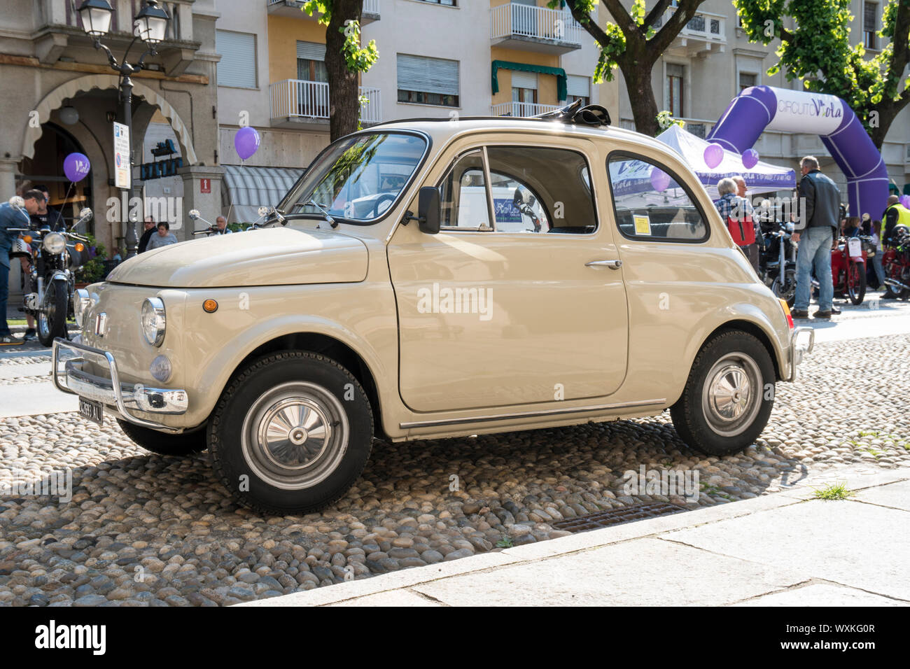 The fiat 500 italian -Fotos und -Bildmaterial in hoher Auflösung – Alamy