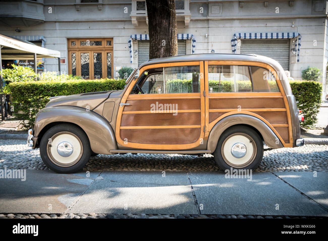 Klassisches italienisches auto -Fotos und -Bildmaterial in hoher ...