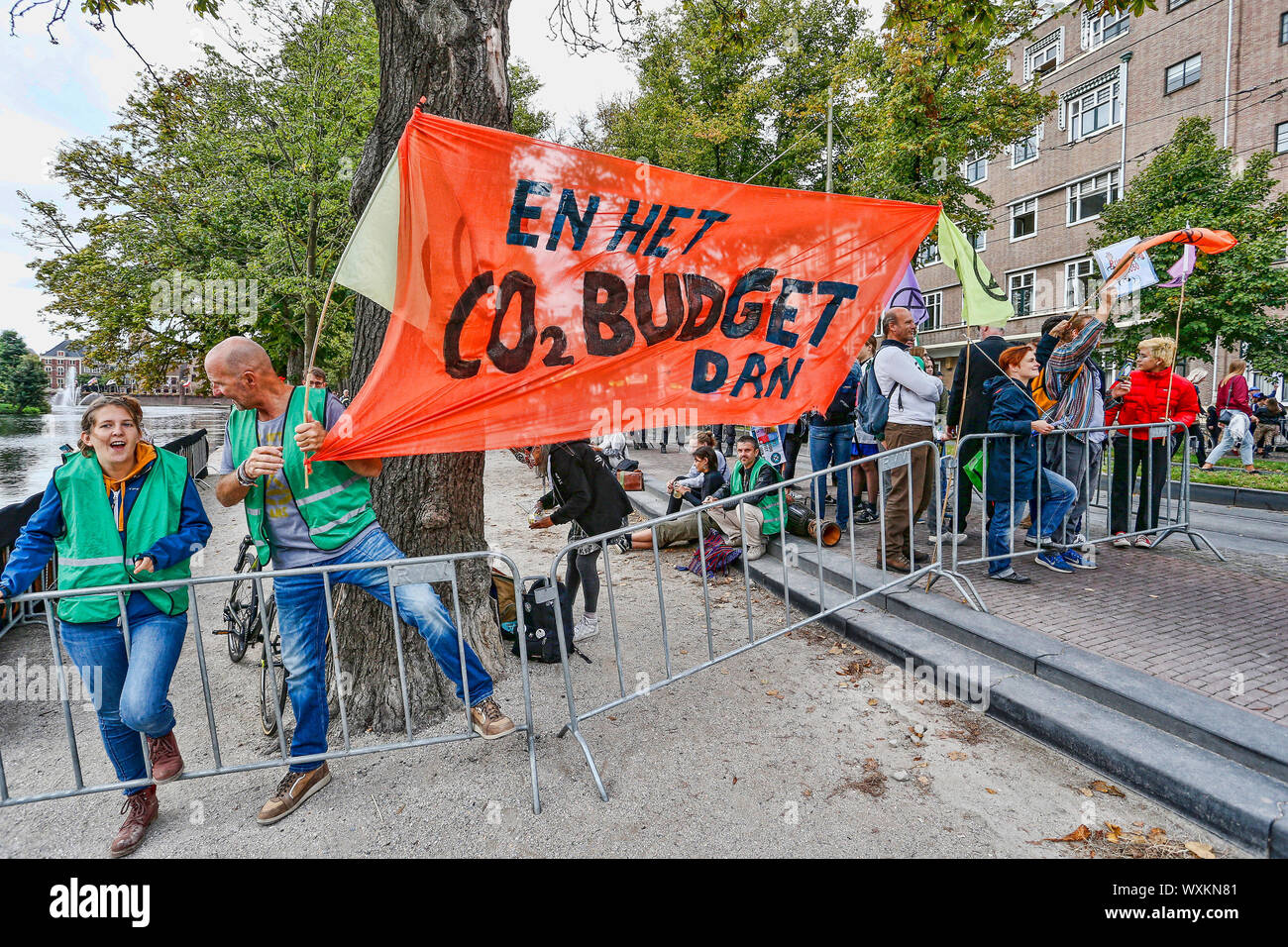 Demonstranten am binnenhof -Fotos und -Bildmaterial in hoher Auflösung ...
